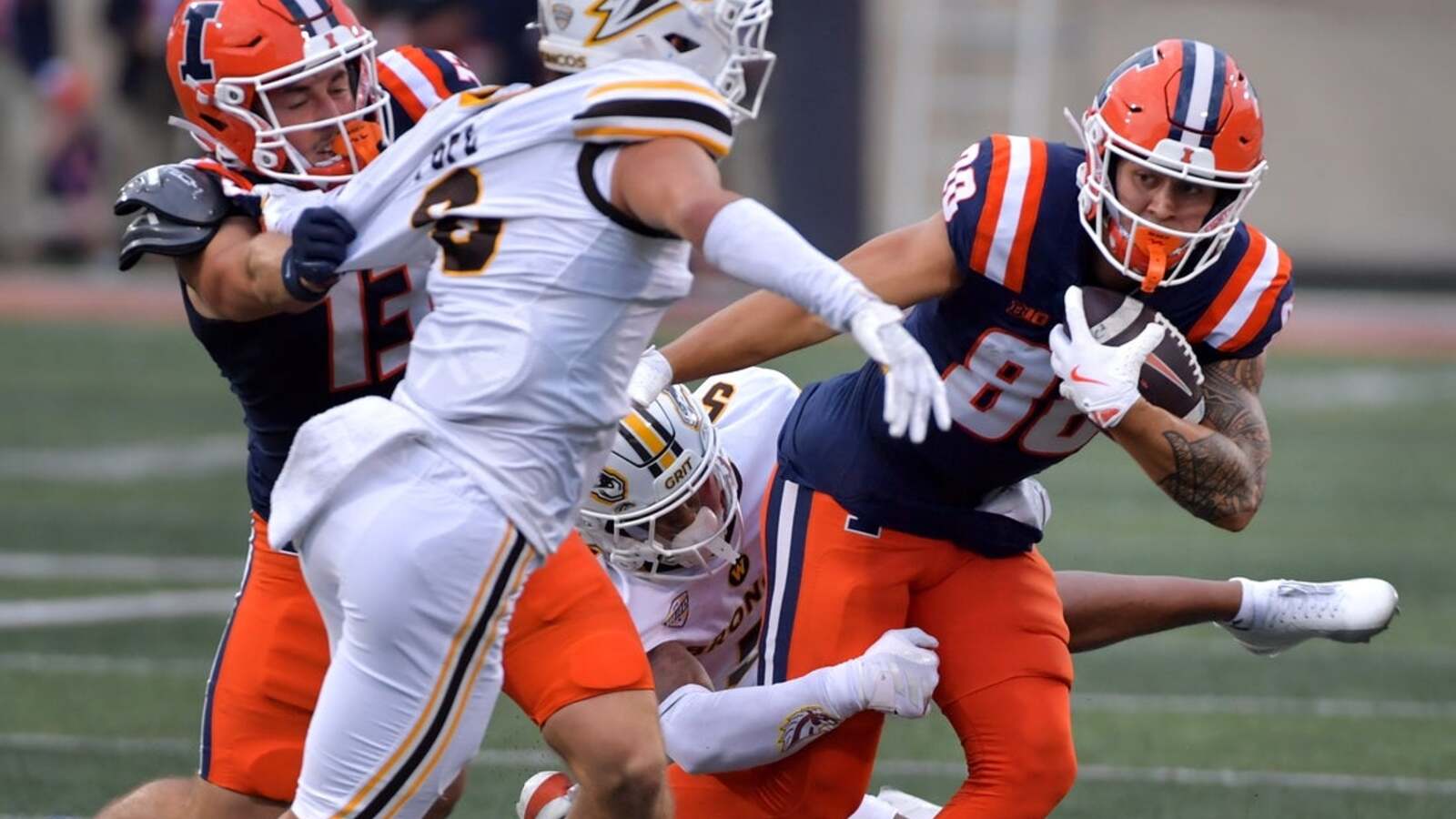 Luke Altmyer, No. 9 Illinois rout Western Michigan 38-0 | Yardbarker