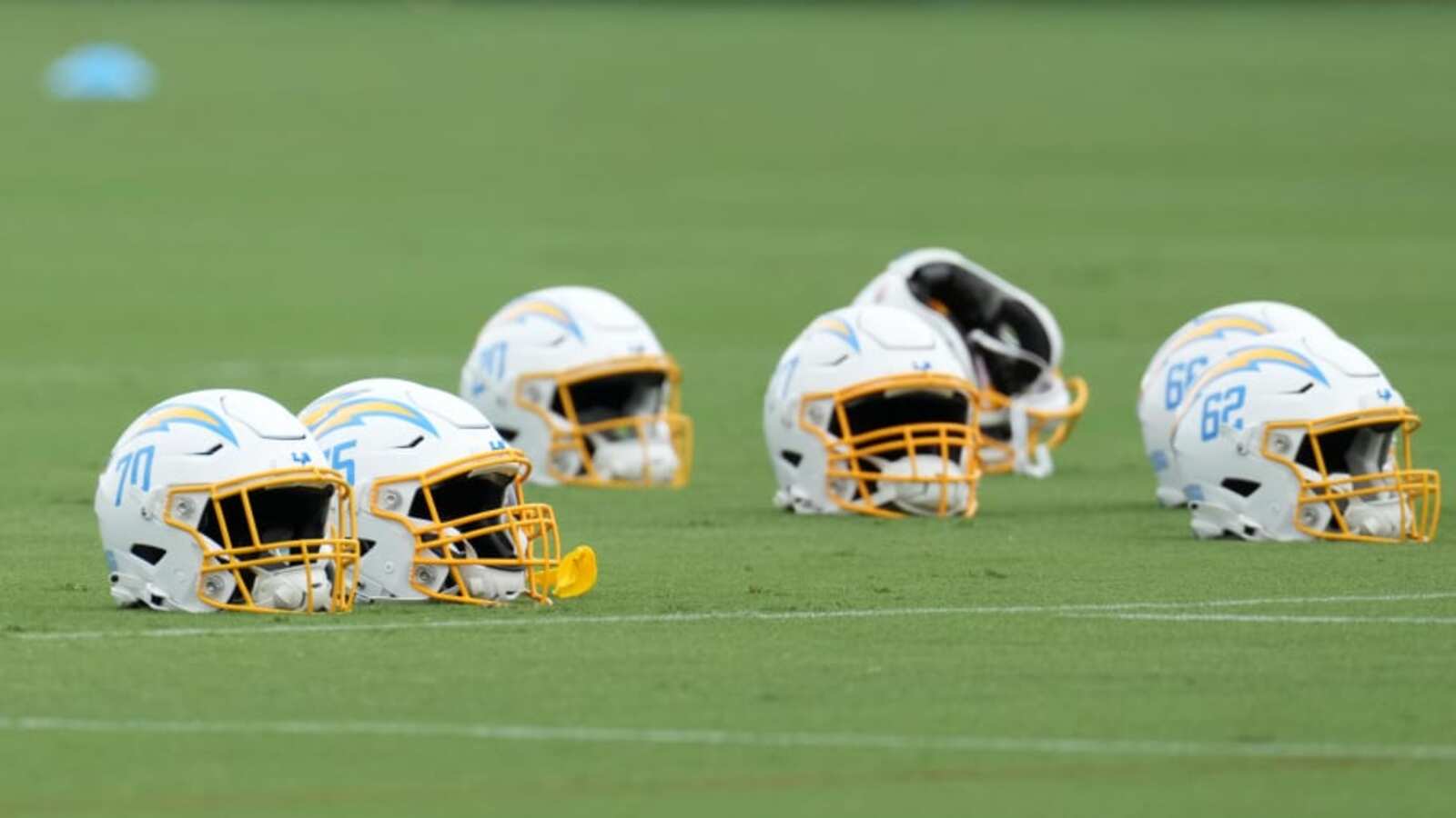 Chargers Bring Back Running Back, Linebacker to Bolster Depth | Yardbarker