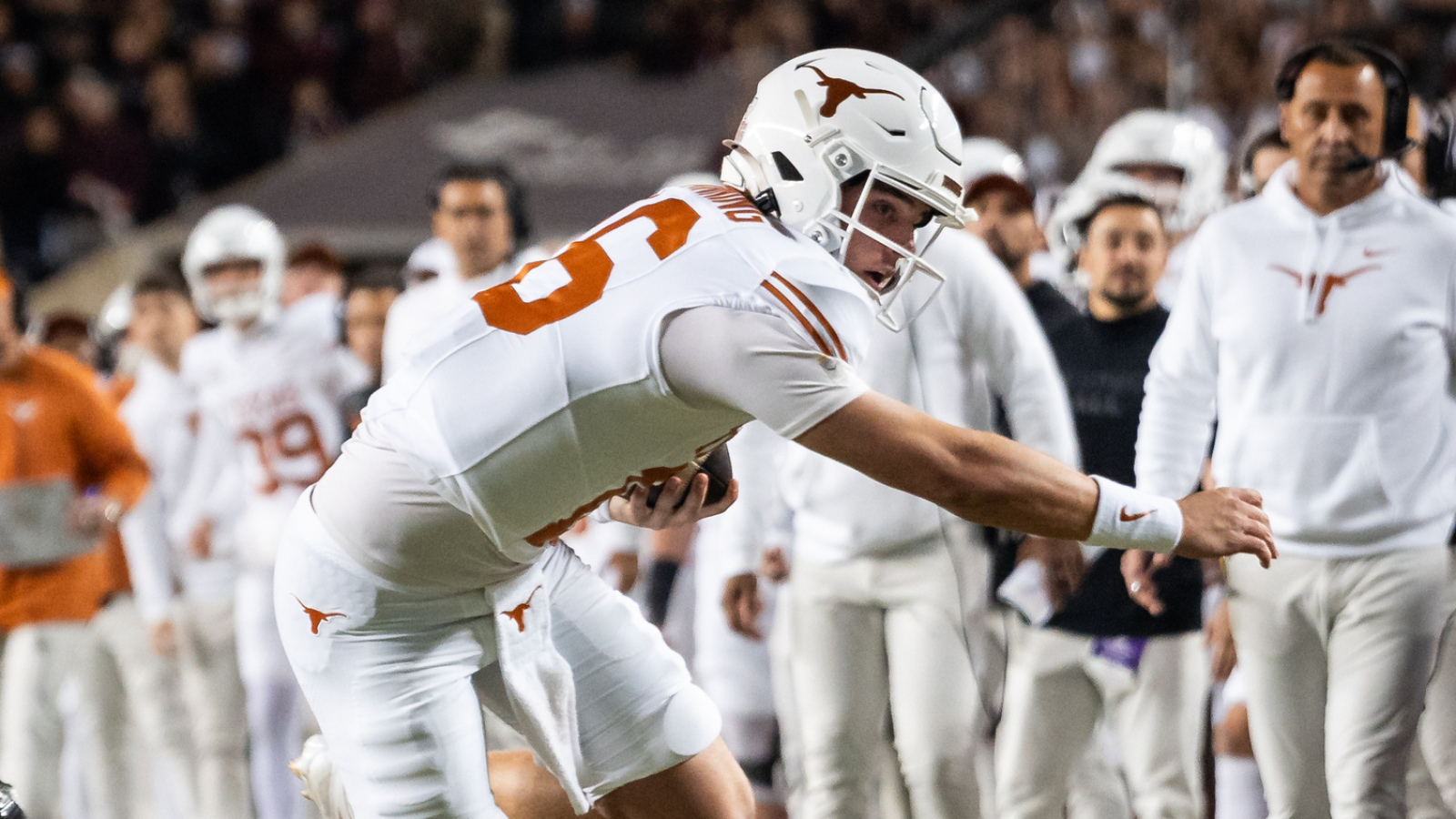 Watch: Arch Manning's TD run gives Texas lead vs. Texas A&M | Yardbarker