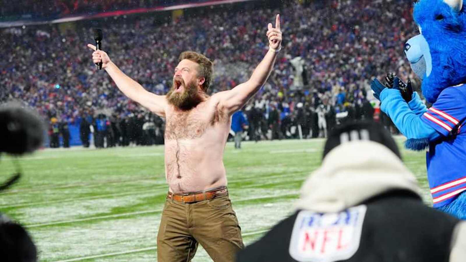 Former Bill Ryan Fitzpatrick mocks Jets and new Dolphins QB for jersey ...