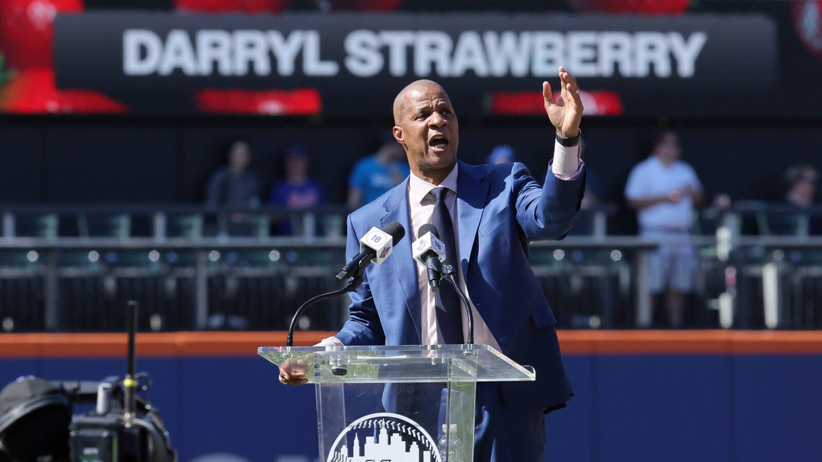 Mets retire Darryl Strawberry’s No. 18 jersey in an emotional ceremony ...