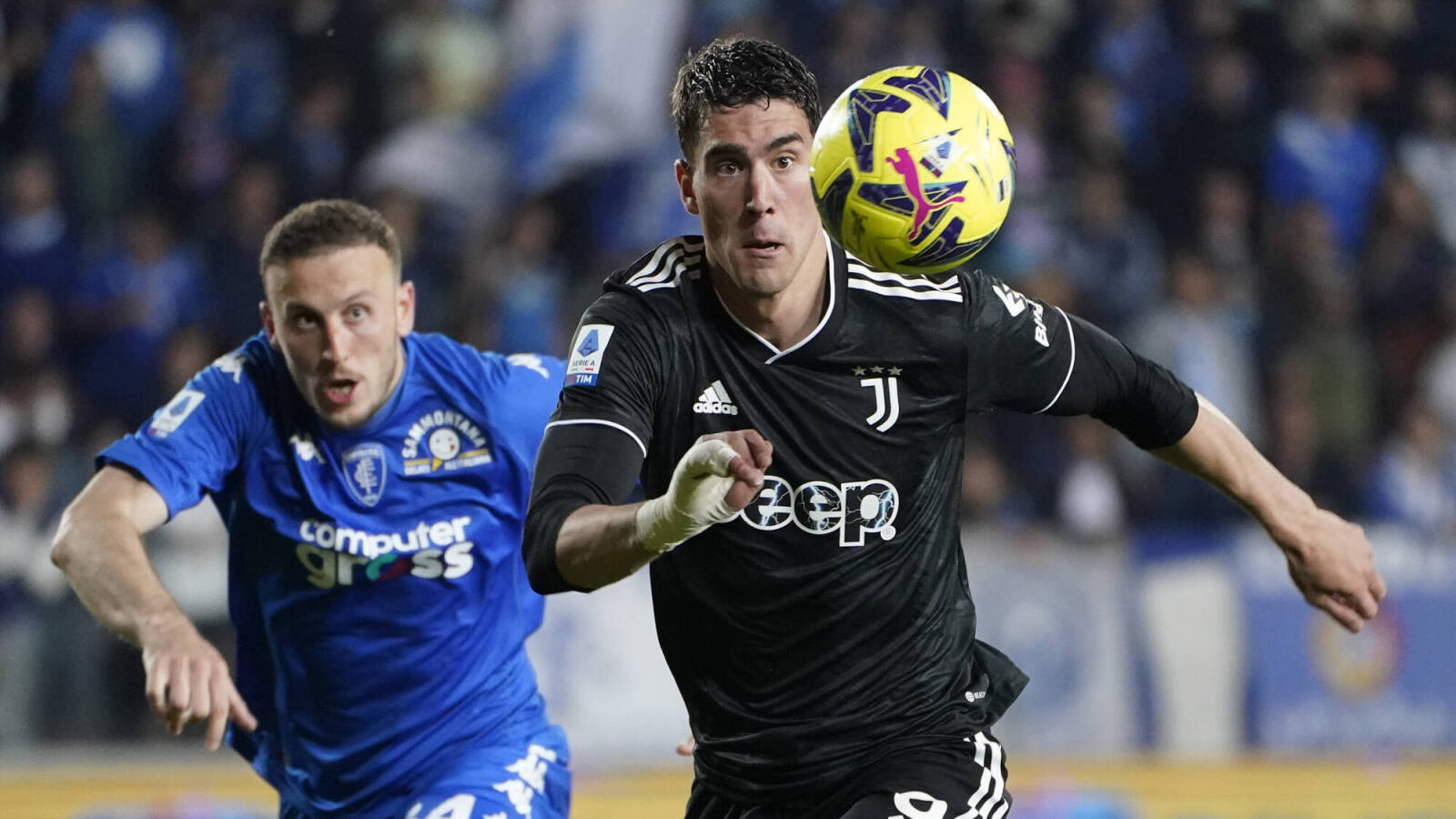 Former Chelsea boss moves in to position to challenge Blues for their ...