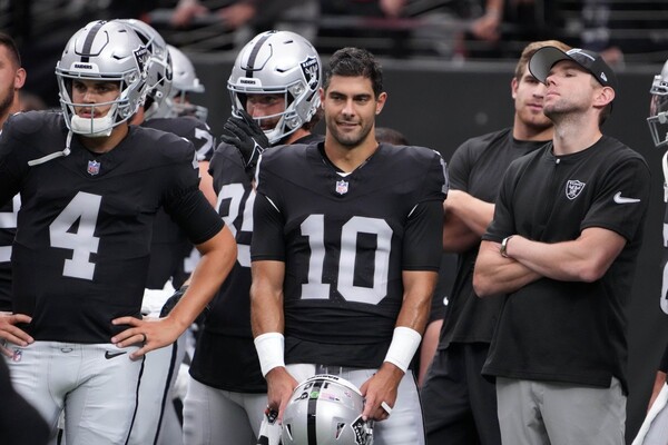 Jimmy G Embracing Role as Mentor Behind the Scenes | Yardbarker