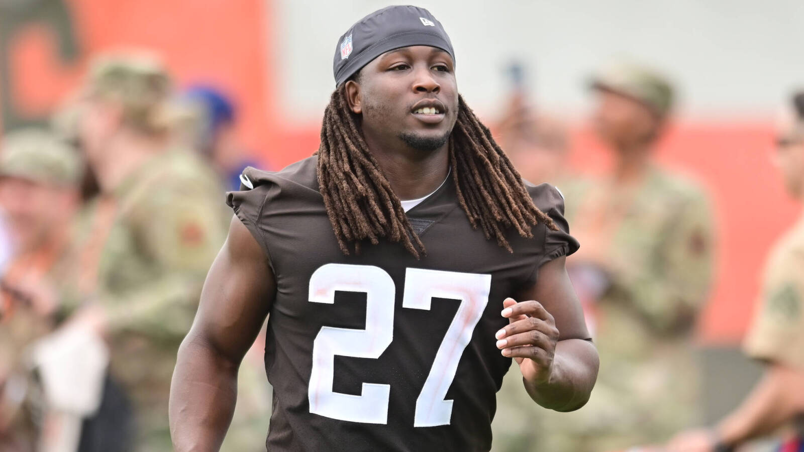 Kareem Hunt '100 percent,' wants to stay with Browns | Yardbarker