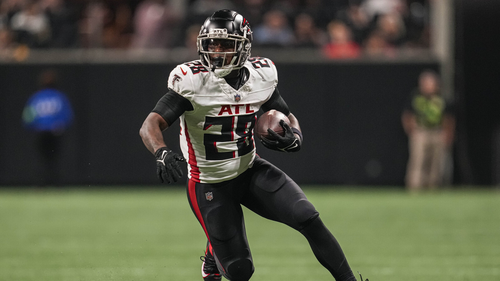Dolphins Sign Former Falcons Running Back | Yardbarker
