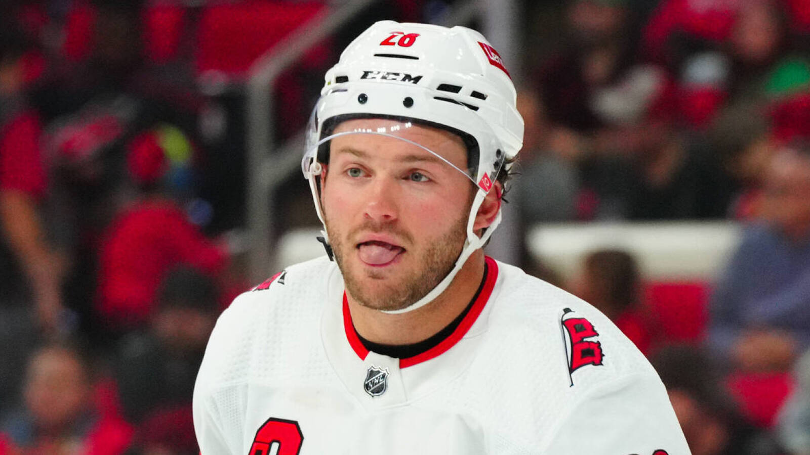 Hurricanes re-sign veteran winger | Yardbarker