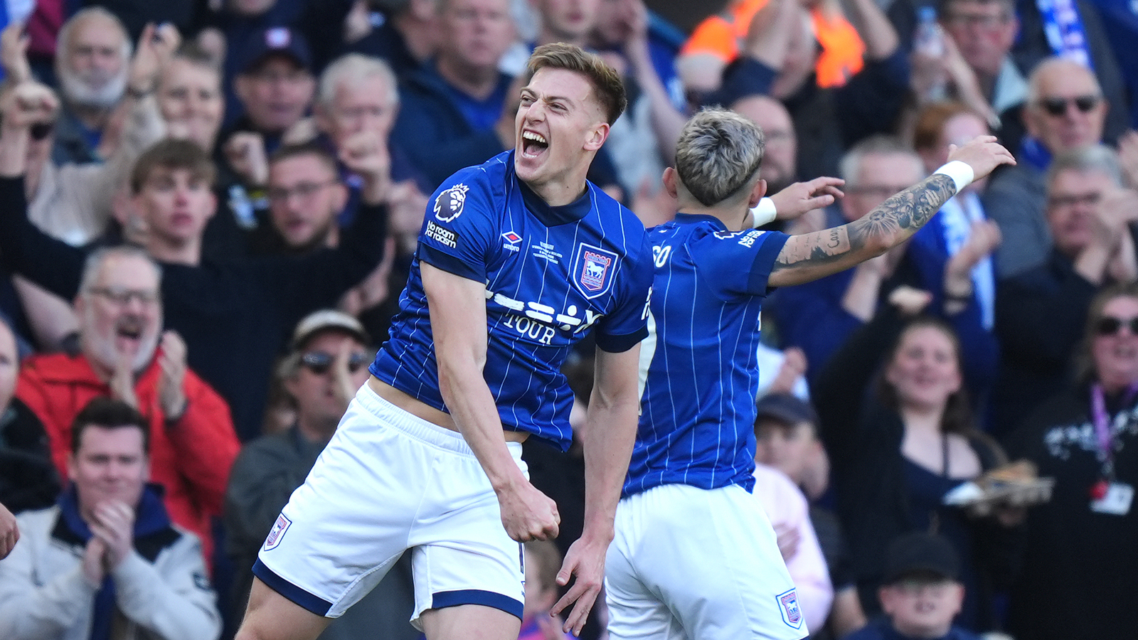 'Struggle to compete' - Man Utd, Chelsea 'in pole position' for PL ...