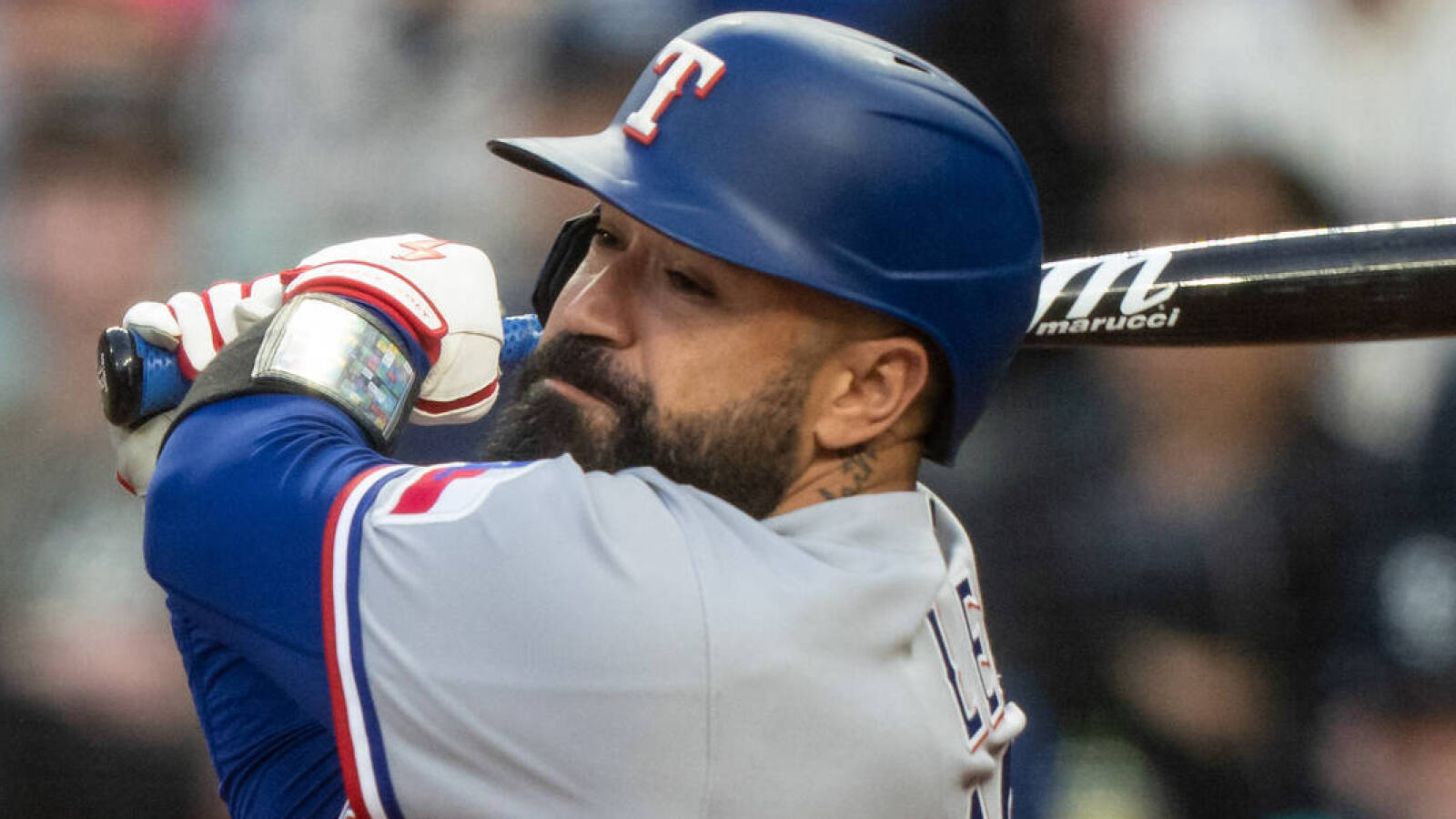 Former World Series-winning catcher signs with Braves | Yardbarker