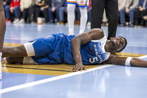 Edwards injury 'not long term' according to Chris Finch | Yardbarker