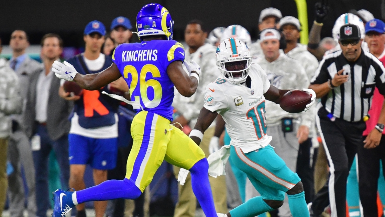 Tyreek Hill injury update: Dolphins WR injured on TD celebration vs. Rams, per report | Yardbarker
