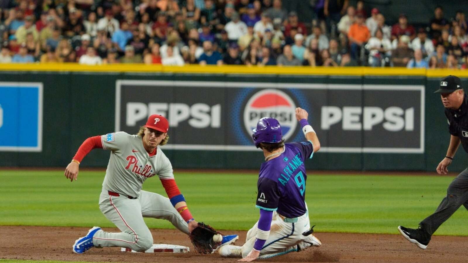 Alec Bohm stars in return from IL as Phillies dump D-backs | Yardbarker