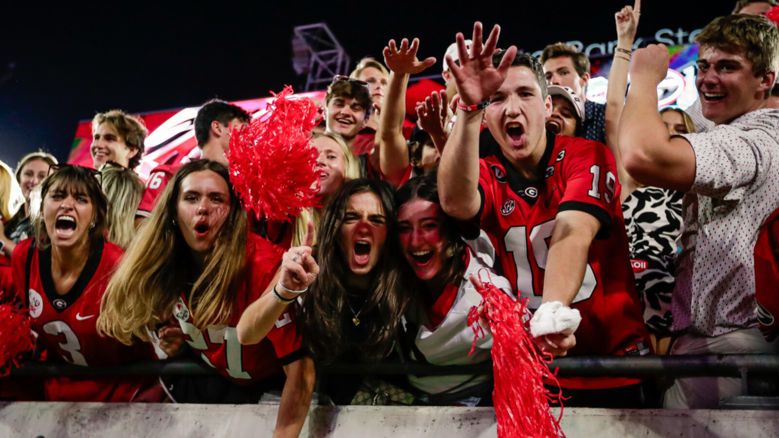 Today’s College Football Games Hit by ESPN-YouTube TV Standoff | Yardbarker