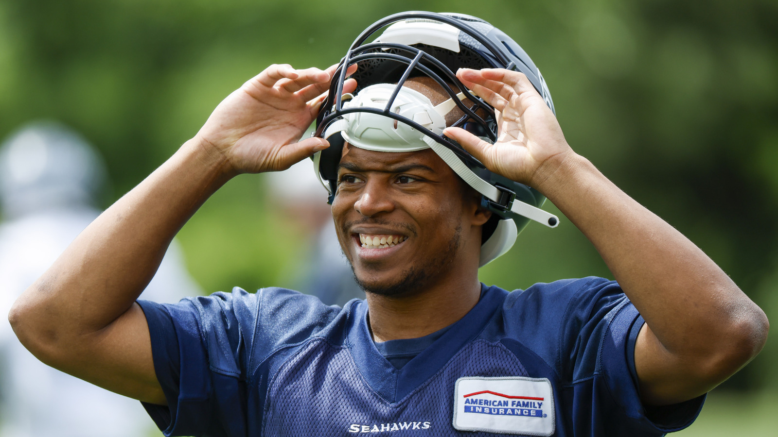 Tyler Lockett plans to give Russell Wilson a hug in Week 1 | Yardbarker