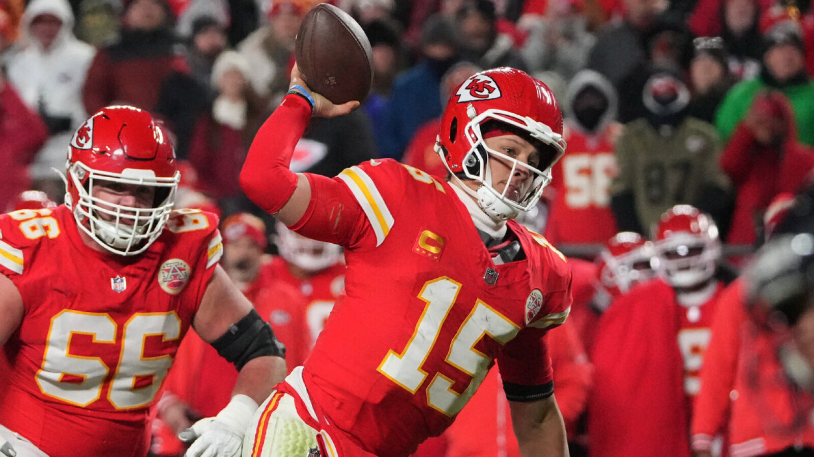 Watch: Patrick Mahomes rekindles playoff magic with TD pass | Yardbarker