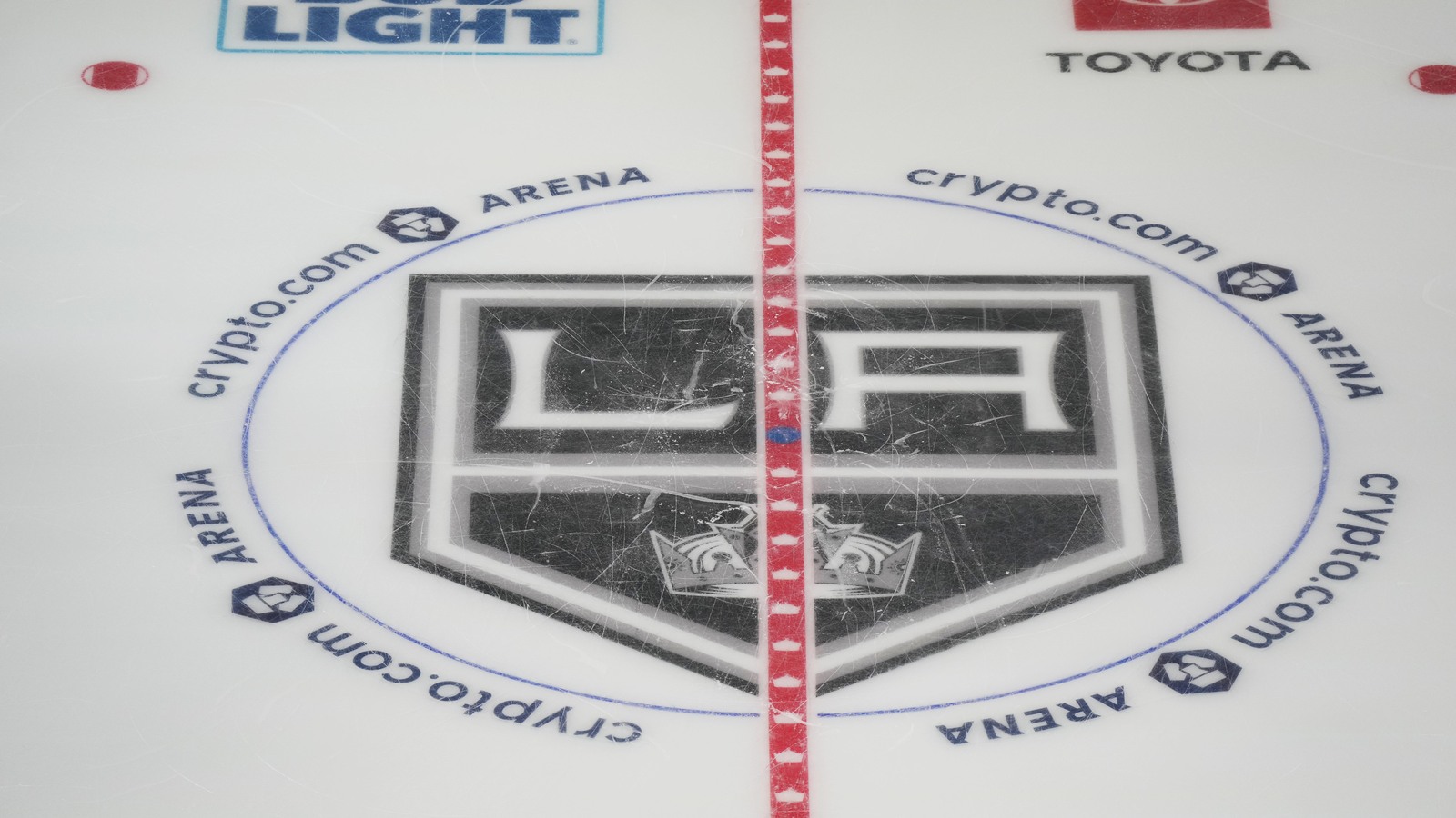 Kings unveil new logo, bringing modern twist to ’90s look | Yardbarker