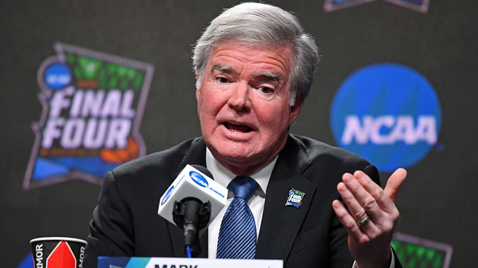 Analyst likens NCAA president to 'Bozo the Clown' over college football ...