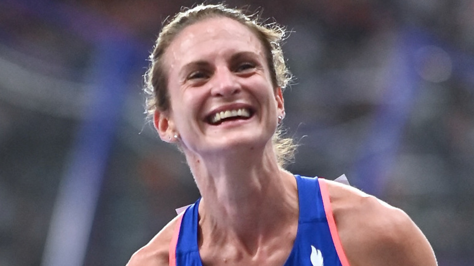 Watch: French runner proposes after Olympic race | Yardbarker