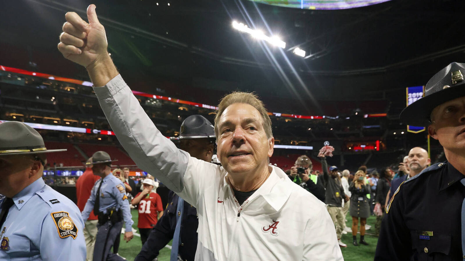 Football world reacts to Nick Saban's stunning decision to retire ...