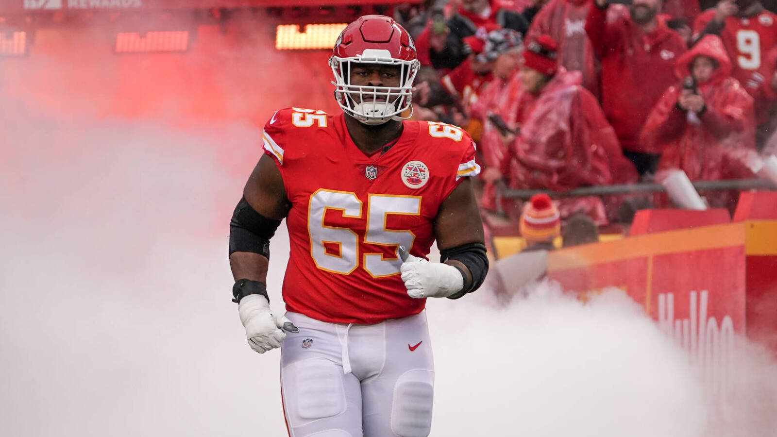 Chiefs OL Trey Smith goes from watching Chiefs win Super Bowl to ...