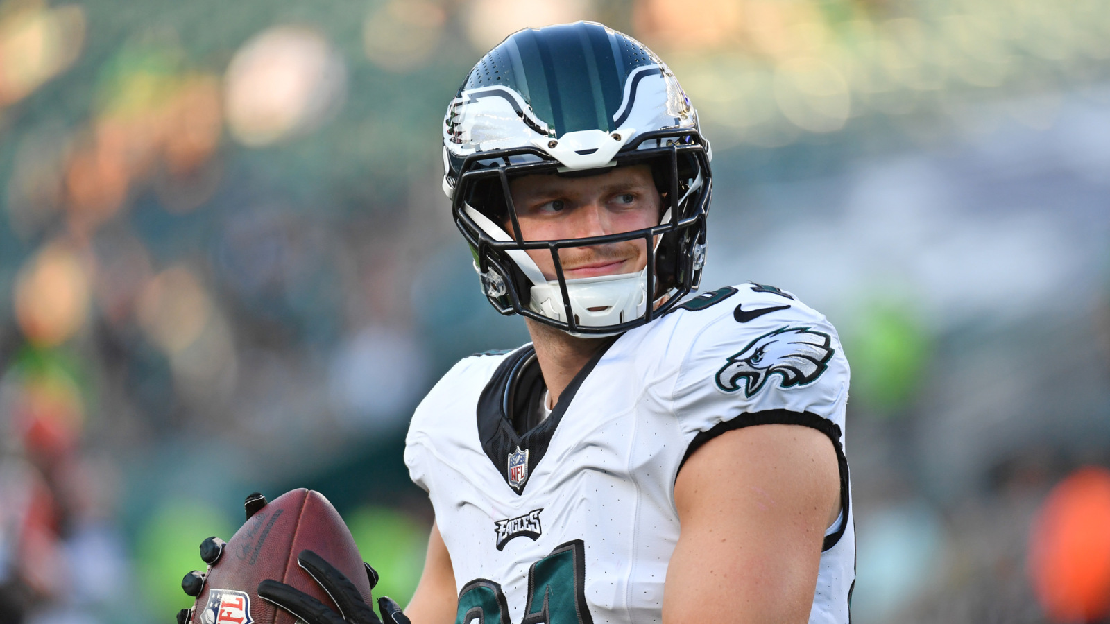 Watch: Eagles' Grant Calcaterra makes incredible one-handed grab ...