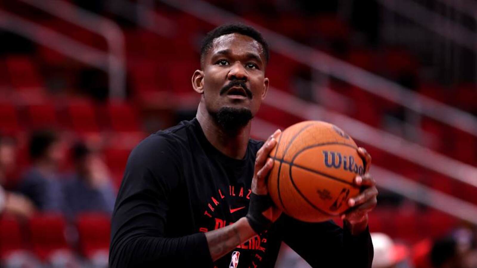 Former Blazers Coach Advocated for Lakers to Sign Deandre Ayton ...