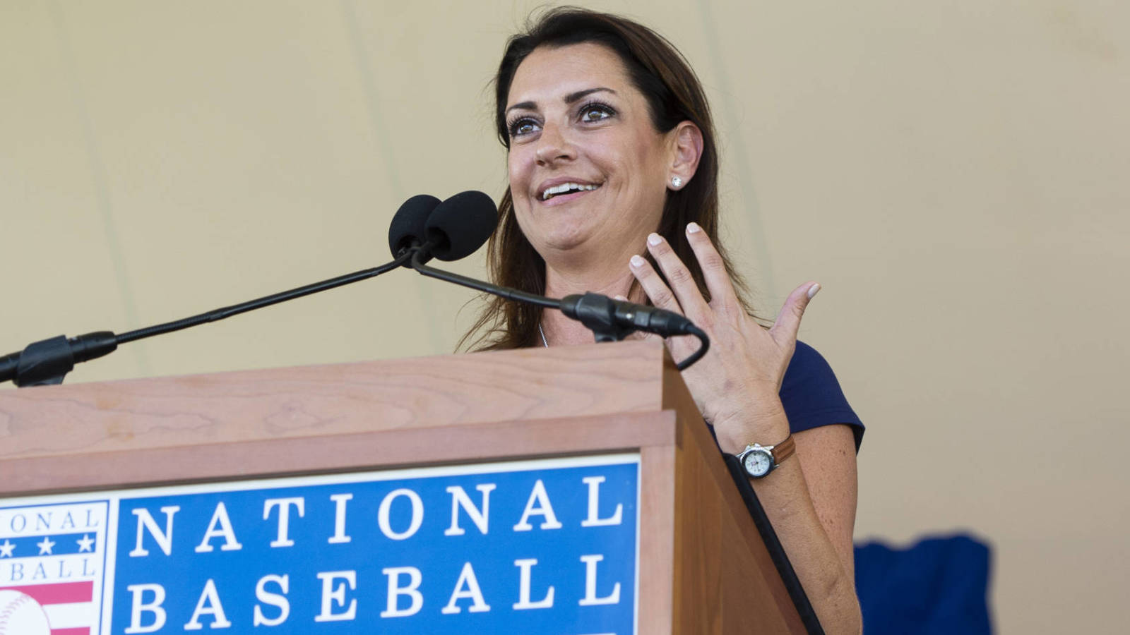 Roy Halladay's wife responds to report of deadly plane crash | Yardbarker