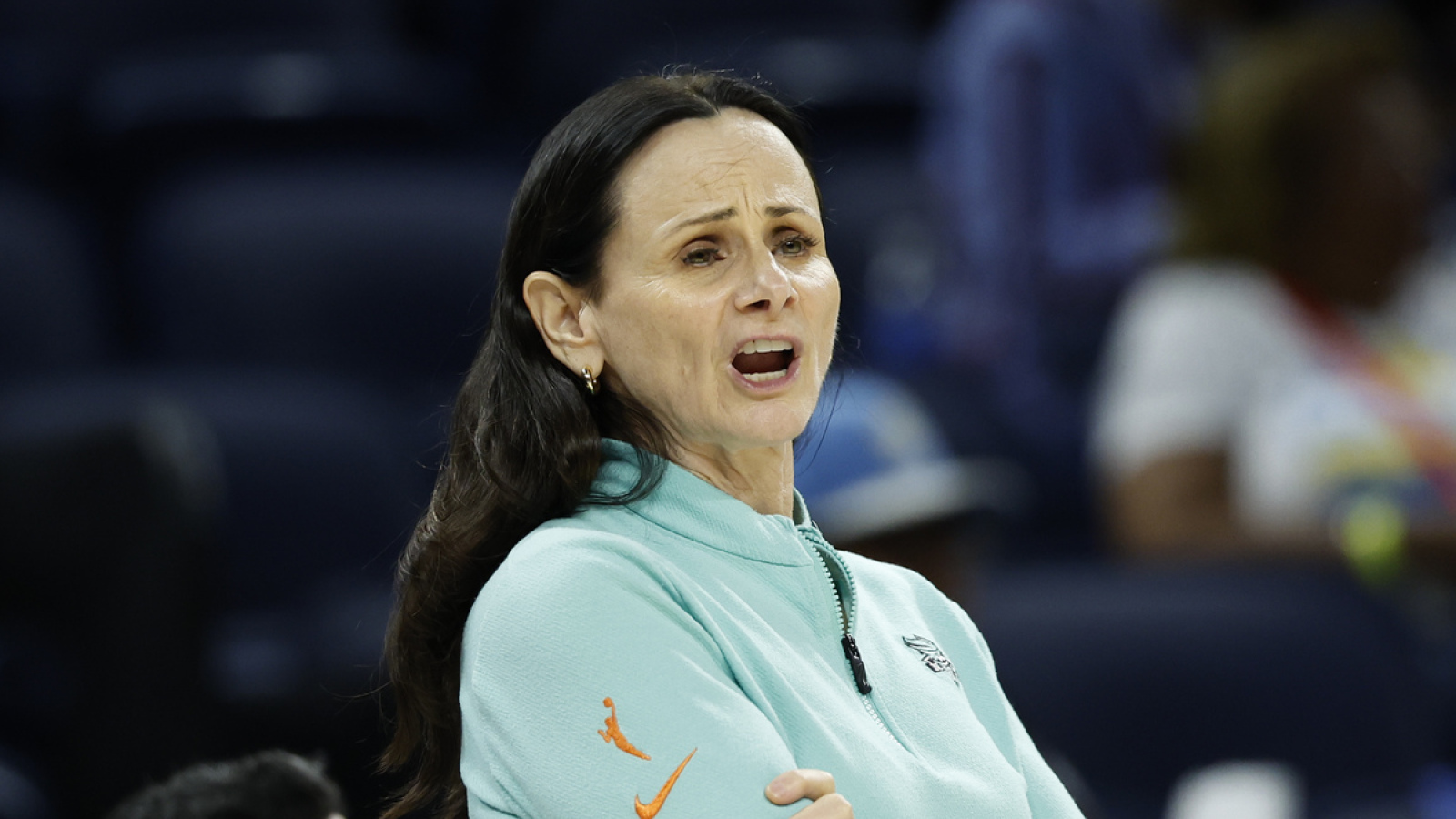 Liberty fire head coach Sandy Brondello | Yardbarker