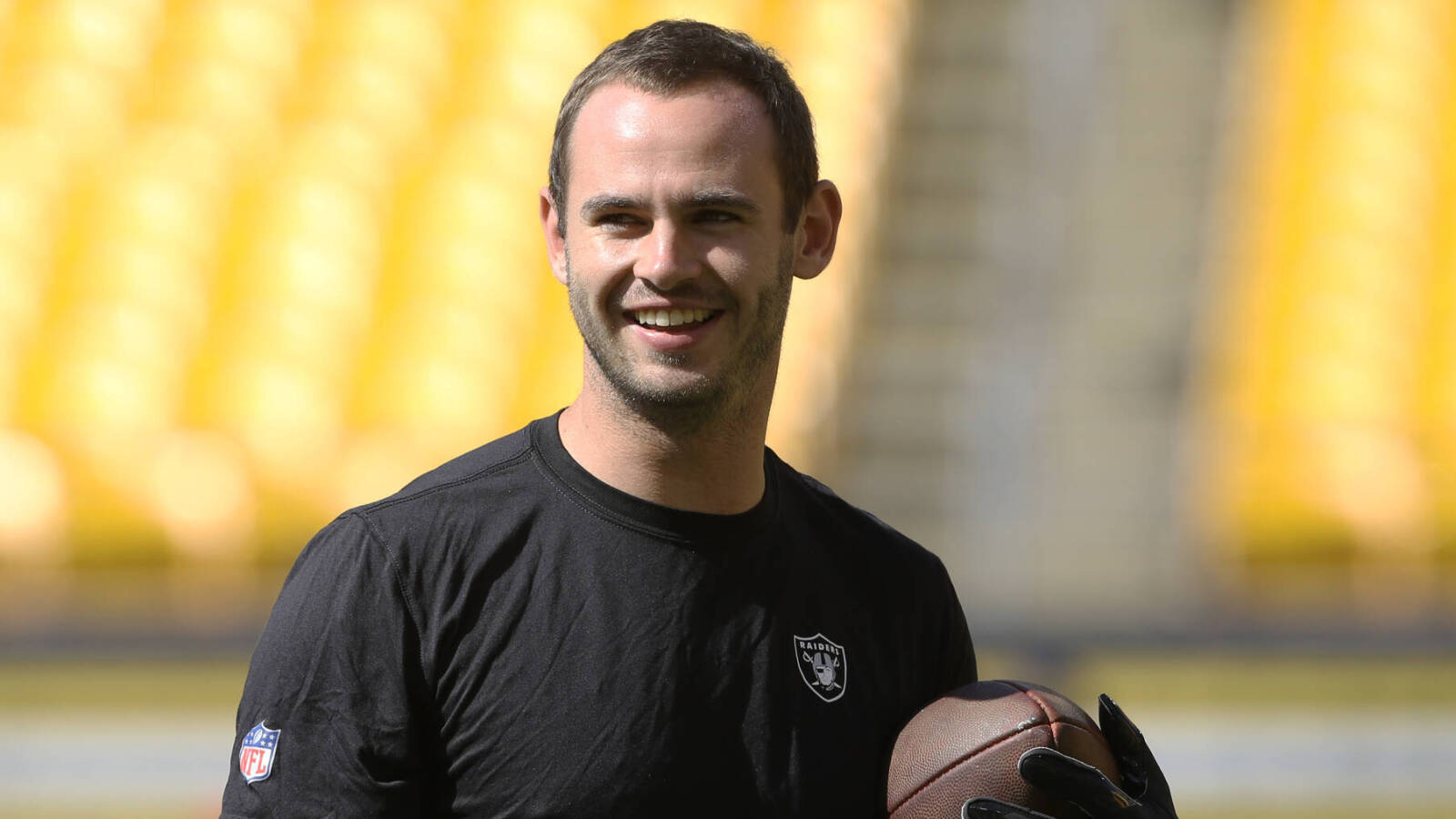 Raiders receiver Davante Adams frustrated with teammate Hunter Renfrow ...