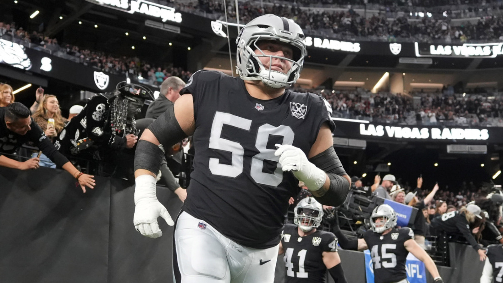 Las Vegas Raiders OL Jackson Powers-Johnson Talks Year 1, NFL ...