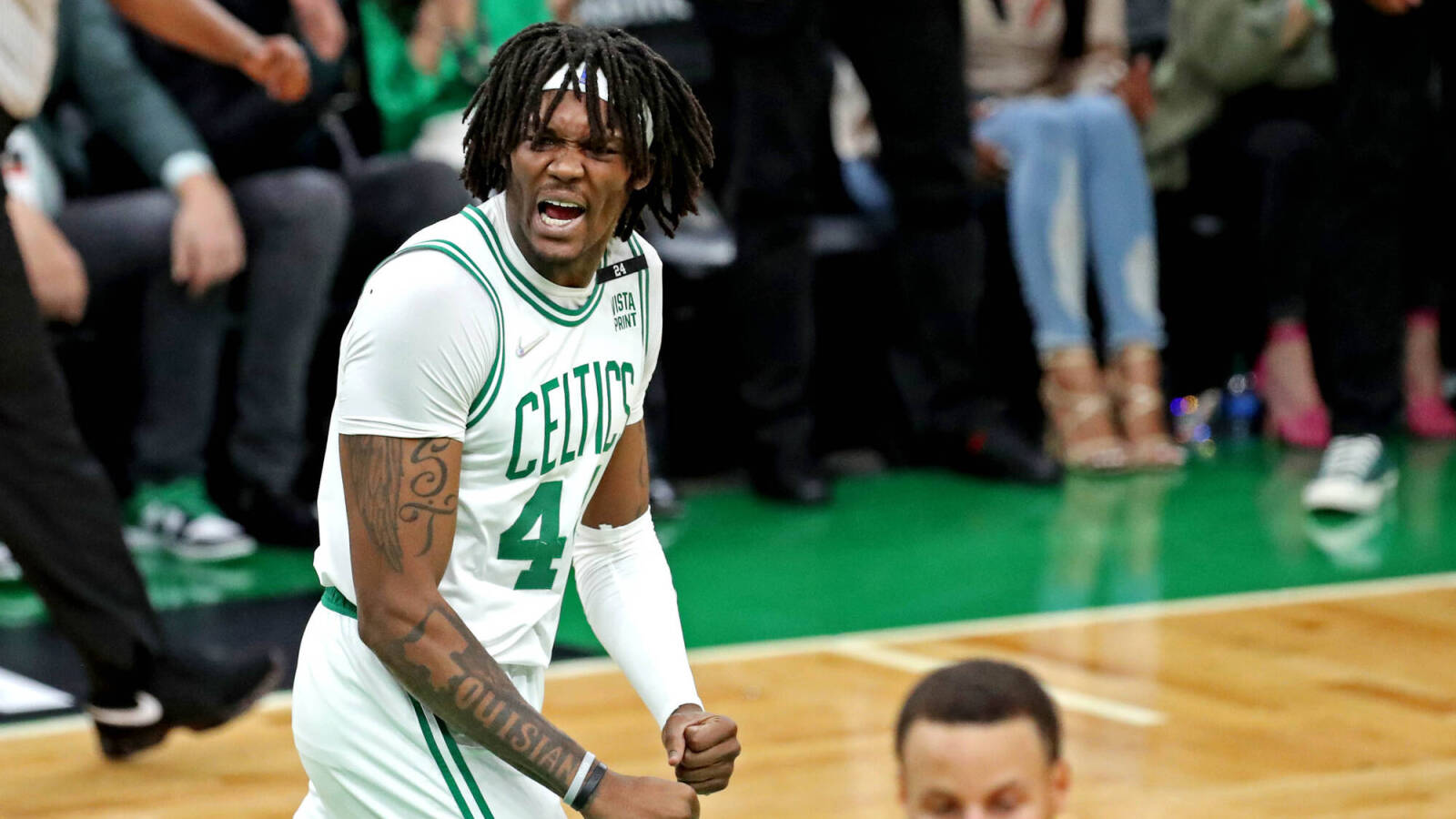 Watch: Robert Williams receives standing ovation in season debut | Yardbarker