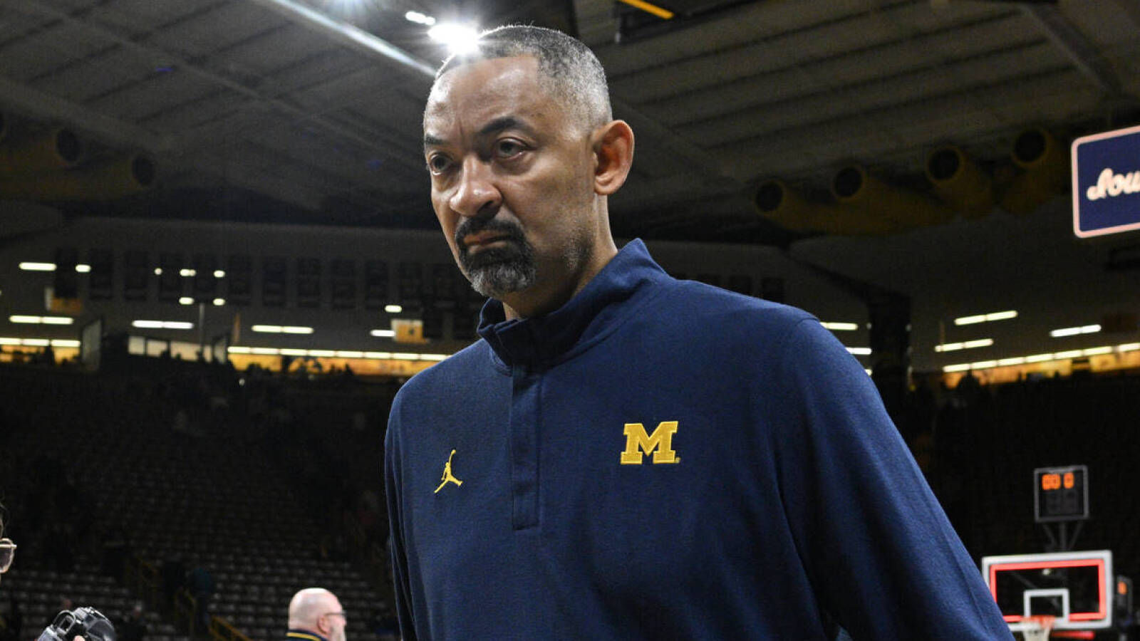 Michigan AD announces decision on alleged Juwan Howard incident ...