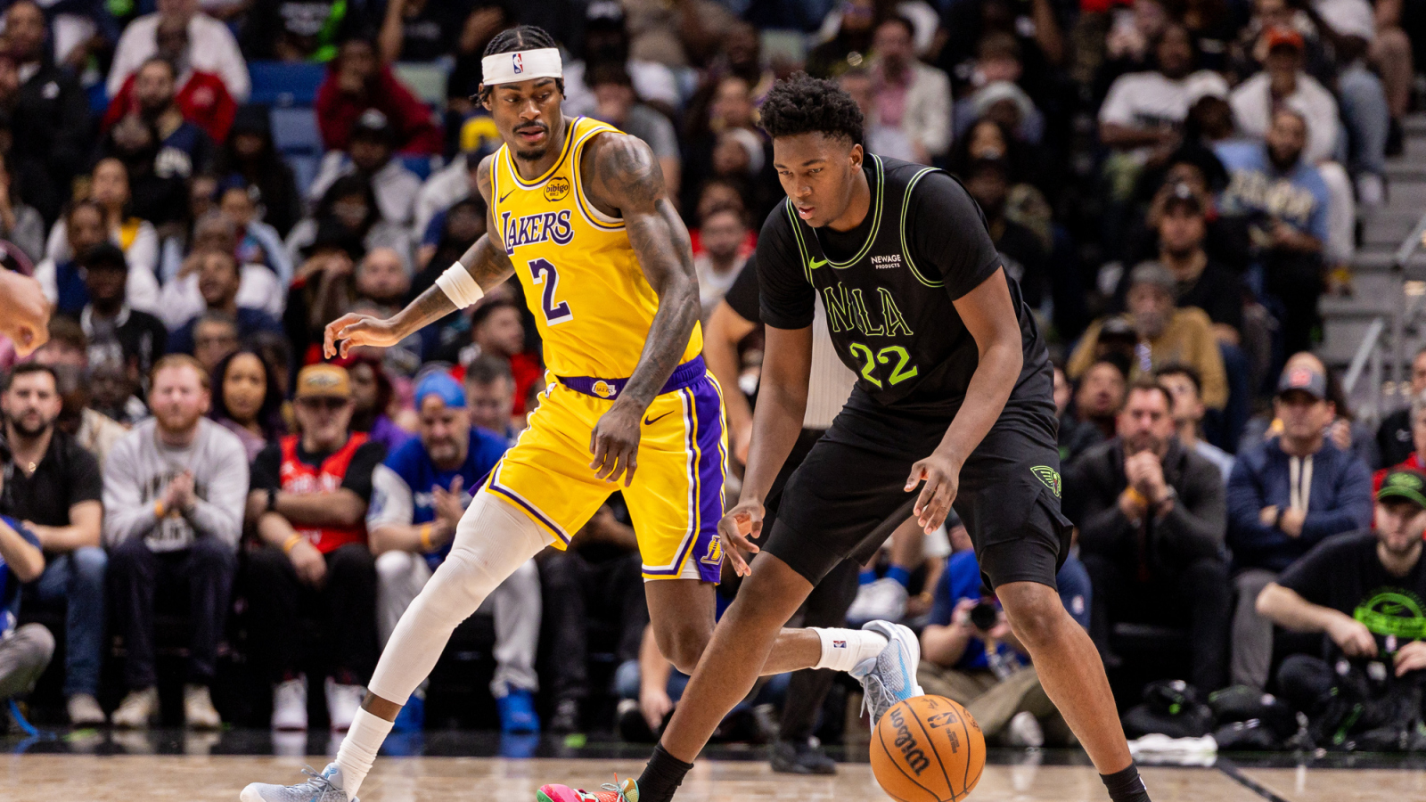 Lakers Broadcast Shows Jarred Vanderbilt Punching Jeremy Sochan in ...