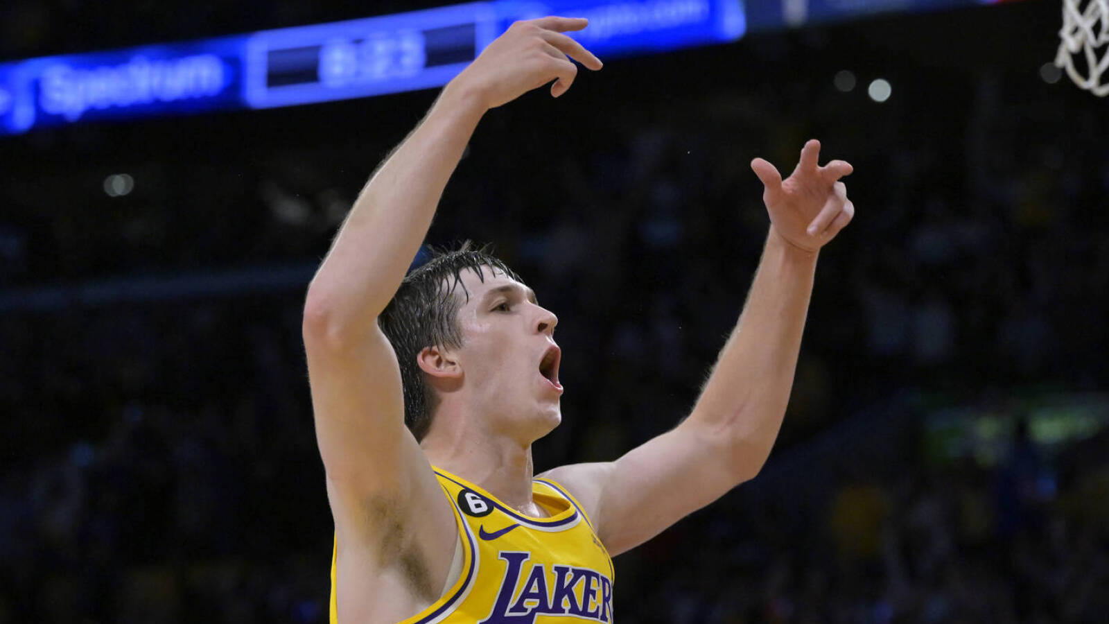 Watch: Lakers' Austin Reaves hits wild shot at halftime buzzer in Game ...