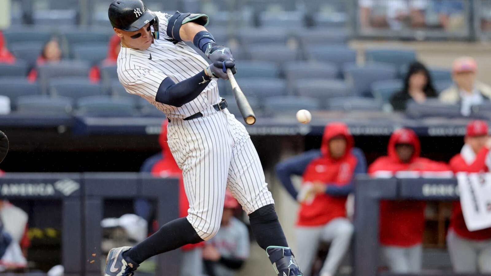 Yankees’ captain working with Hal Steinbrenner on bold upgrades for 2025 | Yardbarker