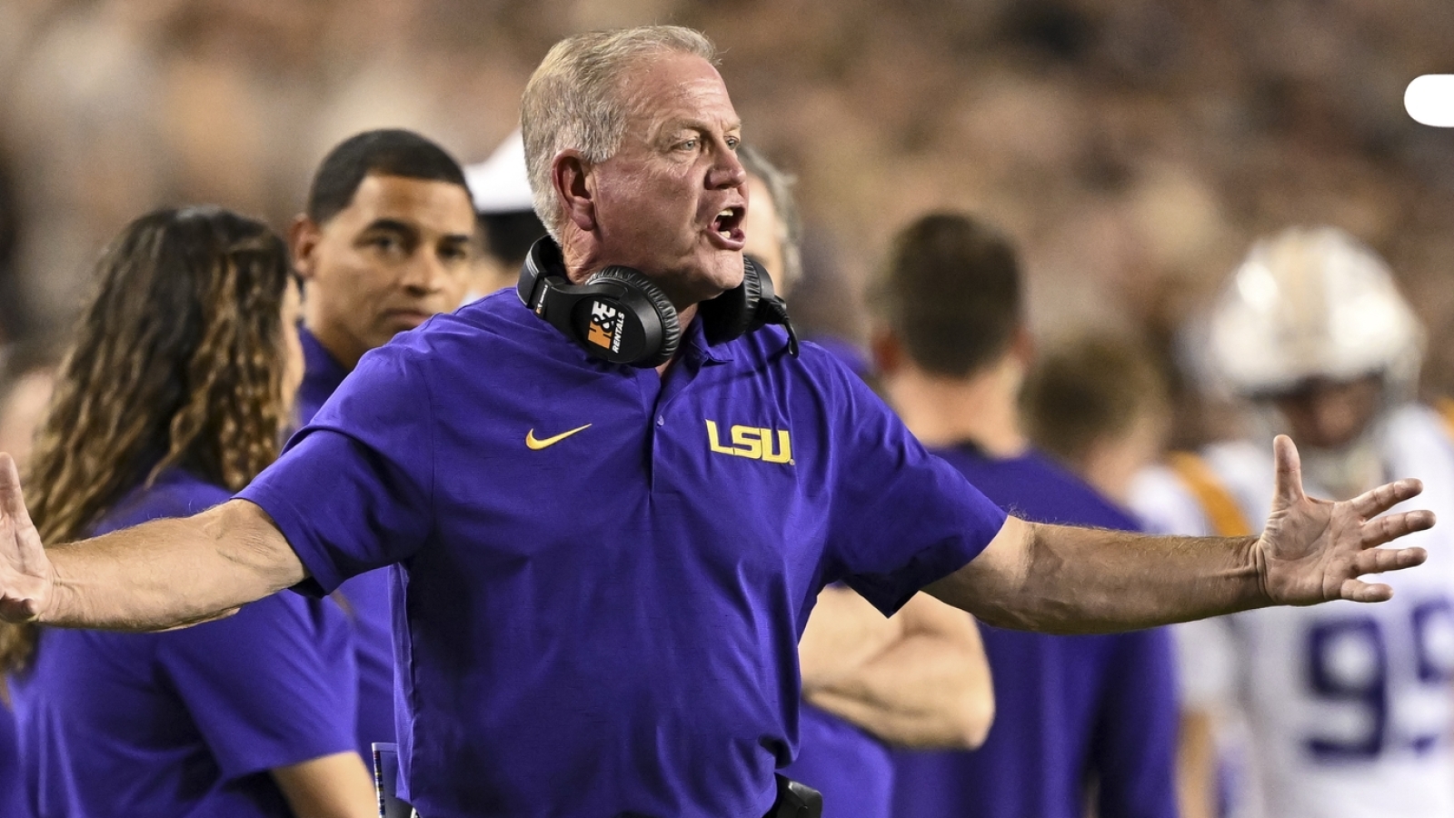 Brian Kelly jokes about if Nick Saban will be allowed in LSU’s locker ...