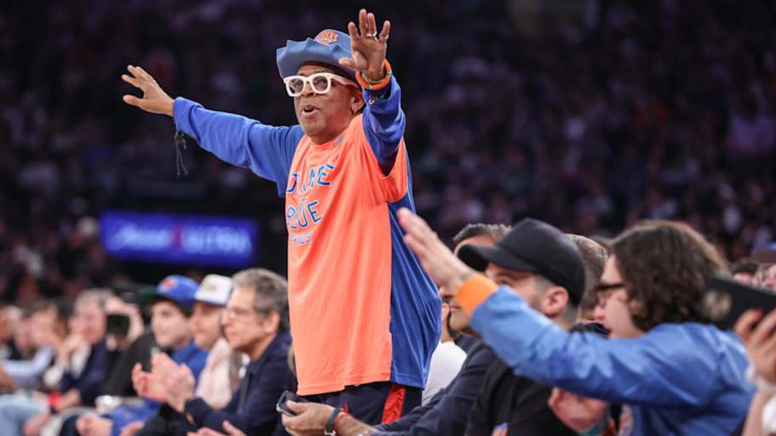 Spike Lee Gifts Pope Leo Knicks Jersey | Yardbarker