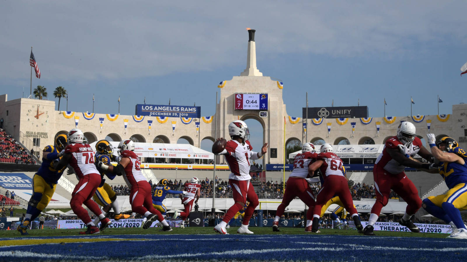 Worker dies after falling from roof of SoFi Stadium, halting ...