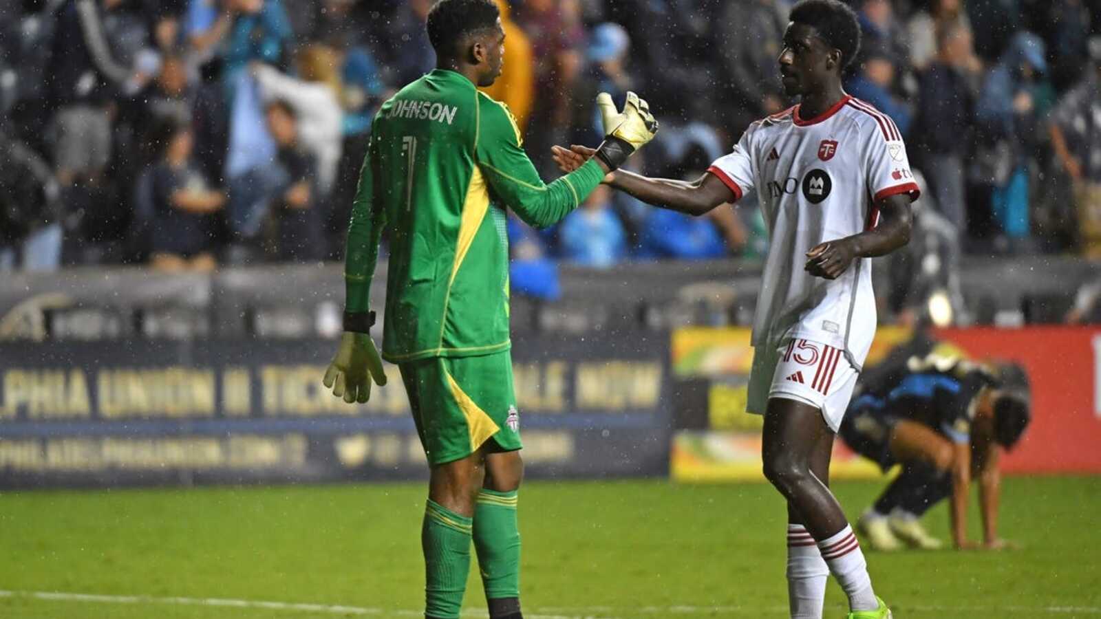 Sean Johnson, Toronto FC aim to stay hot at D.C. United | Yardbarker