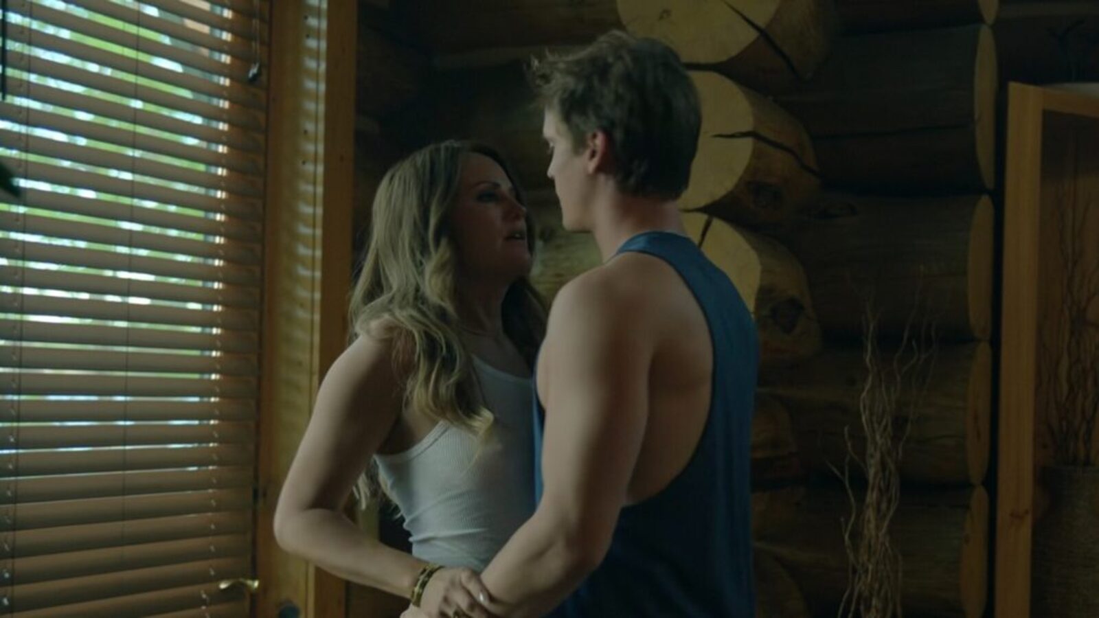 ‘The Hunting Wives’: Malin Åkerman Defends Margo’s Scandalous Affair With Teen | Yardbarker