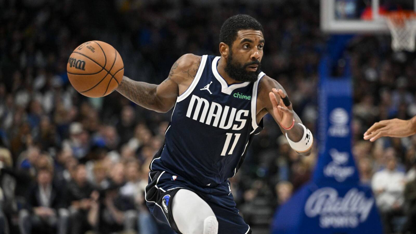 Kyrie Irving Denies He Disrespected Utah Rabbi With Jewish Sign ...