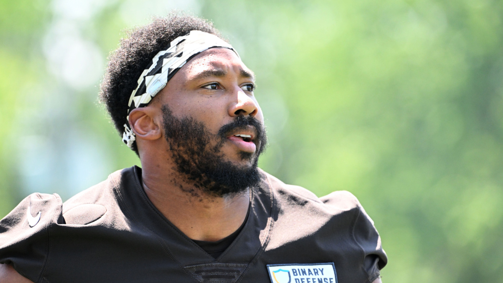 Insider shares why Browns could trade Garrett amid Watson mess | Yardbarker