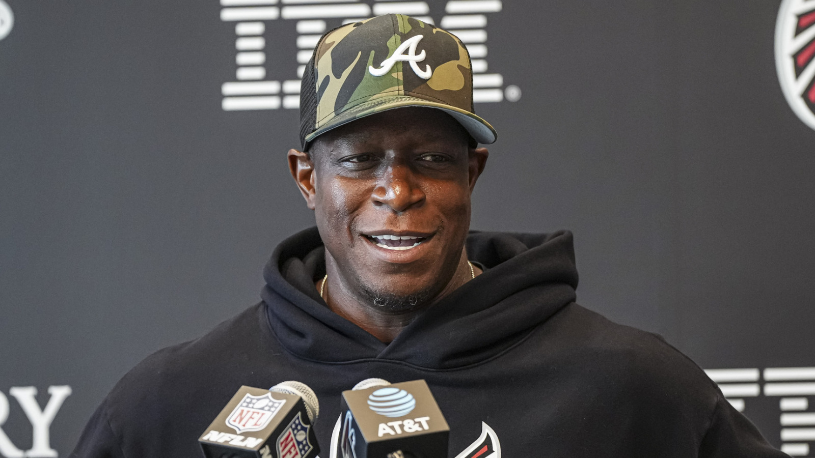Falcons HC speaks out after offensive starter suffers injury | Yardbarker