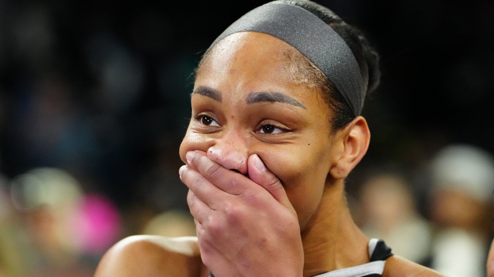 'Thank You for Believing in me Baby': A'ja Wilson's Emotional Moment ...