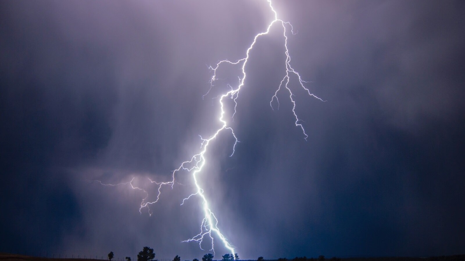 Golfer Dead at 28 In Freak Lightning Accident | Yardbarker