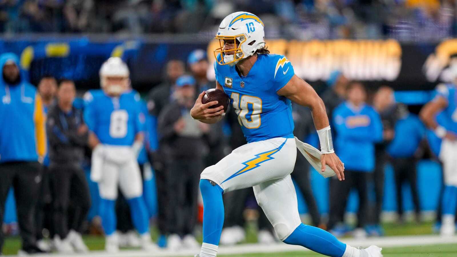 Justin Herbert goes viral for funny celebration after rushing TD ...