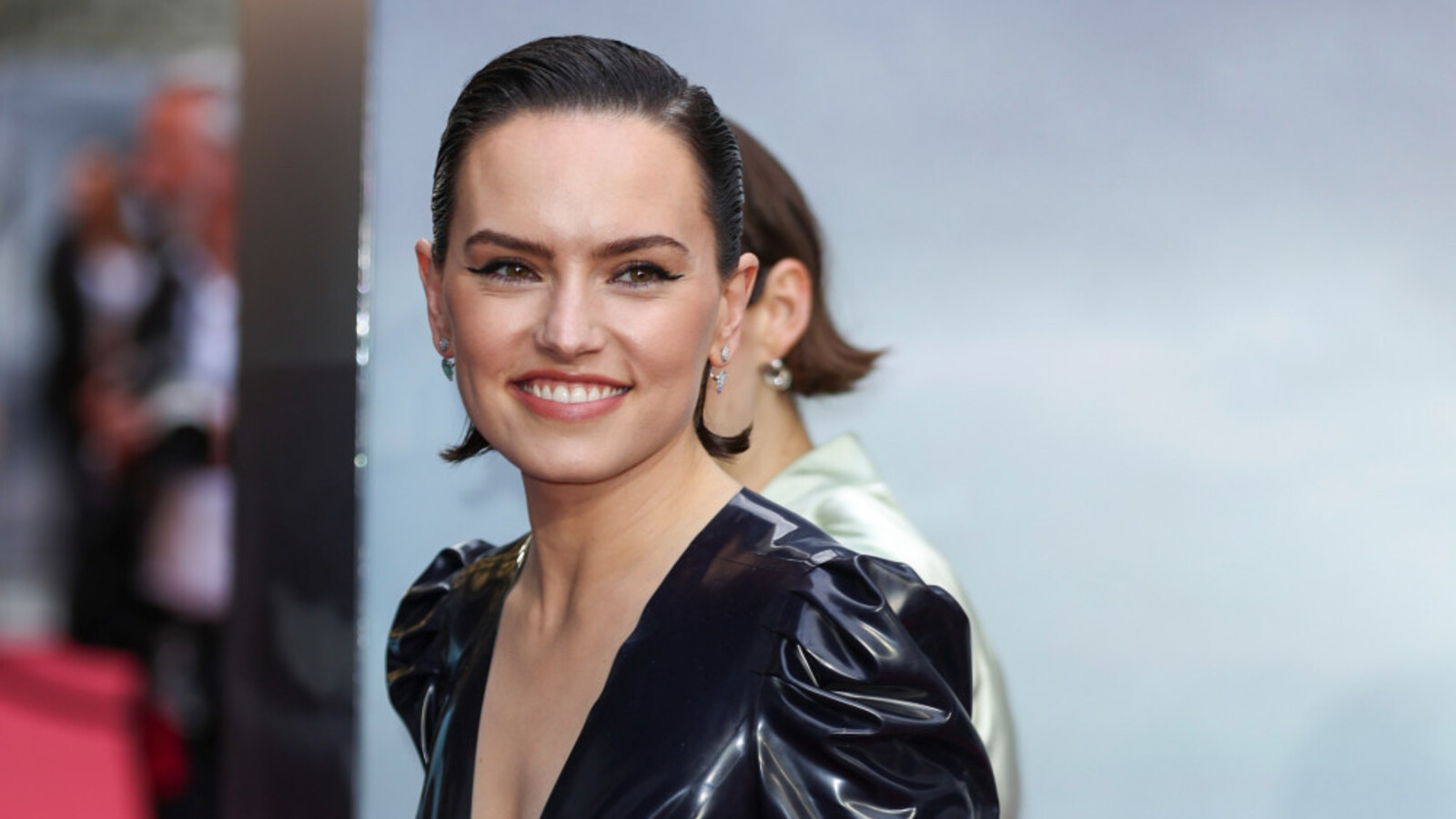 Daisy Ridley's Star Wars movie gets a new writer | Yardbarker