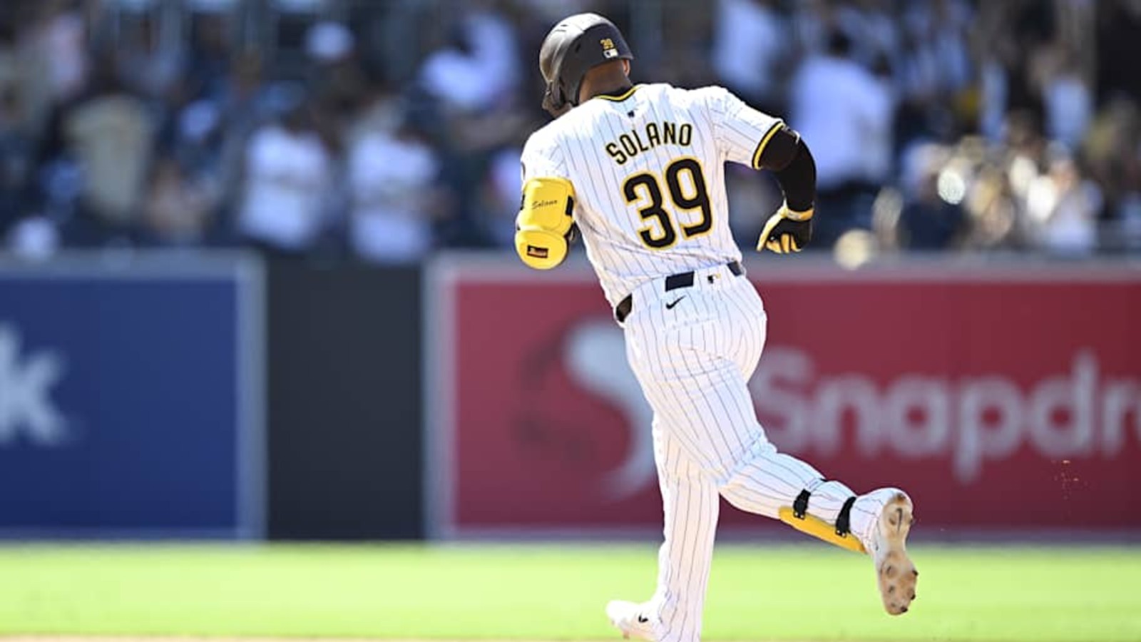 Seattle Mariners Veteran Infielder Donovan Solano Reports to Spring ...