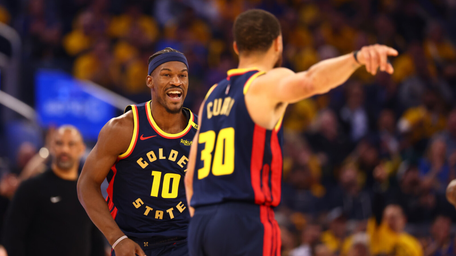 Jimmy Butler Sends Stephen Curry Message After Injury in Warriors-Timberwolves Game 1 | Yardbarker