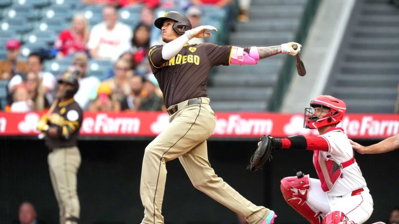 Padres 3B Manny Machado exits with apparent leg injury | Yardbarker