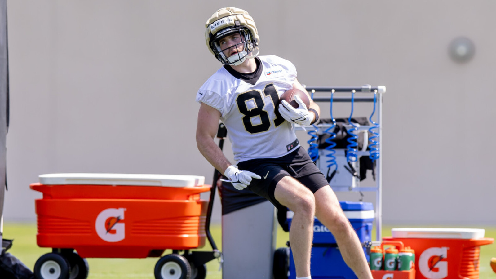 Chiefs fill final spot on 90-man offseason roster by signing D-II ...